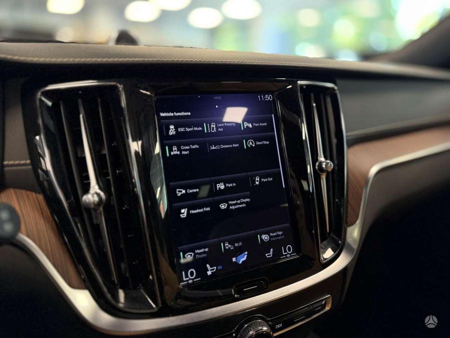 Pelēks Volvo V60 Cross Country 2020 Klaipėda, ar dzinēja tilpumu 1.97 L un nobraukumu 104 tūkst. km par 27950 €, foto 37 vietnē AUTOMOTO.COM.LV