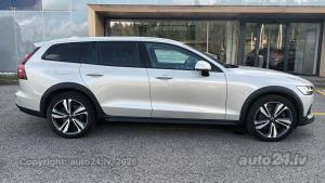 Серый Вольво V60 Cross Country 2020 в Пярну, объемом двигателя 2.00 л и пробегом 101 тыс. км за 25900 €, фото 4 на AUTOMOTO.COM.LV