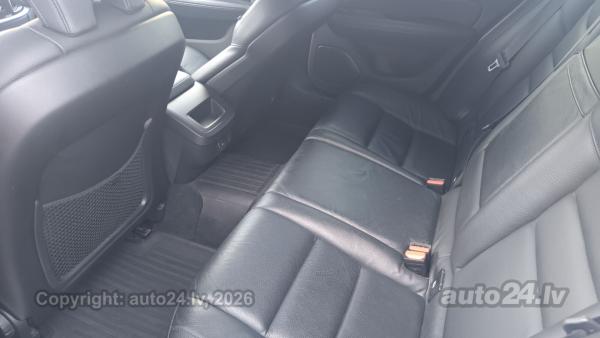 Grey Volvo V60 Cross Country 2020 in Parnu, with an engine capacity of 2.00 L and mileage of 101 thousand km for 25900 €, photo 9 on AUTOMOTO.COM.LV