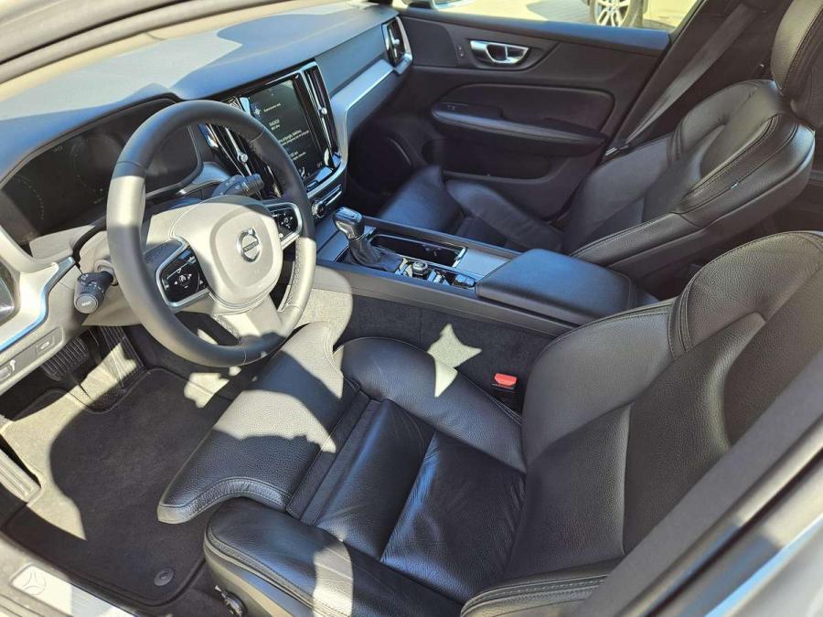 Pelēks Volvo V60 Cross Country 2020 Viļņa, ar dzinēja tilpumu 1.97 L un nobraukumu 185 tūkst. km par 17900 €, foto 9 vietnē AUTOMOTO.COM.LV