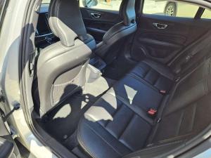 Pelēks Volvo V60 Cross Country 2020 Viļņa, ar dzinēja tilpumu 1.97 L un nobraukumu 185 tūkst. km par 17900 €, foto 10 vietnē AUTOMOTO.COM.LV