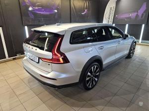 Pelēks Volvo V60 Cross Country 2020 Viļņa, ar dzinēja tilpumu 1.97 L un nobraukumu 185 tūkst. km par 17900 €, foto 25 vietnē AUTOMOTO.COM.LV