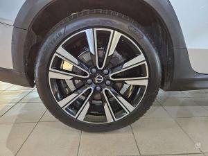 Pelēks Volvo V60 Cross Country 2020 Viļņa, ar dzinēja tilpumu 1.97 L un nobraukumu 185 tūkst. km par 17900 €, foto 26 vietnē AUTOMOTO.COM.LV