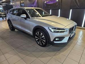 Pelēks Volvo V60 Cross Country 2020 Viļņa, ar dzinēja tilpumu 1.97 L un nobraukumu 185 tūkst. km par 17900 €, foto 27 vietnē AUTOMOTO.COM.LV