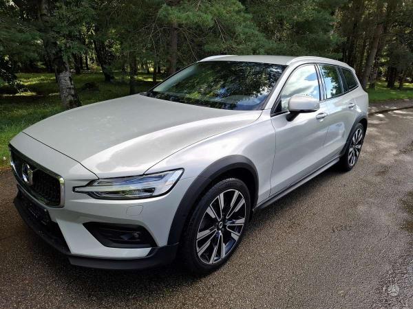 Серый Вольво V60 Cross Country 2020 в Шяуляй, объемом двигателя 2.00 л и пробегом 73 тыс. км за 25400 €, фото 1 на AUTOMOTO.COM.LV