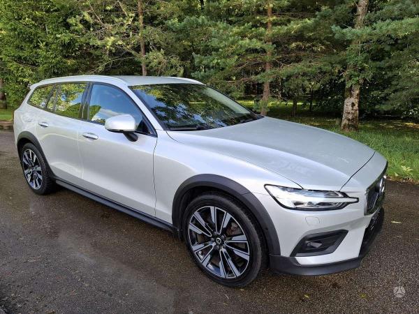 Серый Вольво V60 Cross Country 2020 в Шяуляй, объемом двигателя 2.00 л и пробегом 73 тыс. км за 25400 €, фото 8 на AUTOMOTO.COM.LV