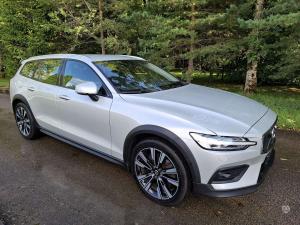 Pelēks Volvo V60 Cross Country 2020 Šauļi, ar dzinēja tilpumu 2.00 L un nobraukumu 73 tūkst. km par 25400 €, foto 8 vietnē AUTOMOTO.COM.LV