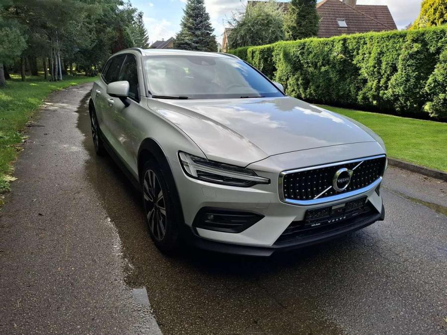 Pelēks Volvo V60 Cross Country 2020 Šauļi, ar dzinēja tilpumu 2.00 L un nobraukumu 73 tūkst. km par 25400 €, foto 11 vietnē AUTOMOTO.COM.LV