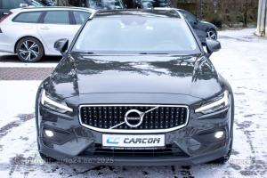 Pelēks Volvo V60 Cross Country 2021 Tallina, ar dzinēja tilpumu 2.00 L un nobraukumu 69 tūkst. km par 32990 €, foto 5 vietnē AUTOMOTO.COM.LV