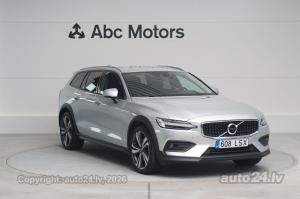 Pelēks Volvo V60 Cross Country 2021 Tallina, ar dzinēja tilpumu 2.00 L un nobraukumu 90 tūkst. km par 27990 €, foto 3 vietnē AUTOMOTO.COM.LV