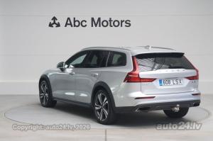 Pelēks Volvo V60 Cross Country 2021 Tallina, ar dzinēja tilpumu 2.00 L un nobraukumu 90 tūkst. km par 27990 €, foto 6 vietnē AUTOMOTO.COM.LV