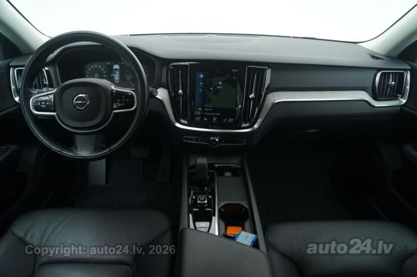 Pelēks Volvo V60 Cross Country 2021 Tallina, ar dzinēja tilpumu 2.00 L un nobraukumu 90 tūkst. km par 27990 €, foto 7 vietnē AUTOMOTO.COM.LV