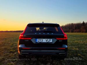 Pelēks Volvo V60 Cross Country 2021 Tallina, ar dzinēja tilpumu 2.00 L un nobraukumu 114 tūkst. km par 28500 €, foto 7 vietnē AUTOMOTO.COM.LV