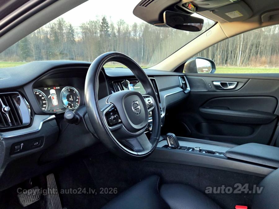 Pelēks Volvo V60 Cross Country 2021 Tallina, ar dzinēja tilpumu 2.00 L un nobraukumu 114 tūkst. km par 28500 €, foto 15 vietnē AUTOMOTO.COM.LV