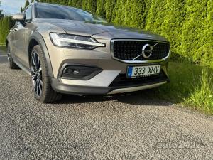 Серый Вольво V60 Cross Country 2021 в Тарту, объемом двигателя 2.00 л и пробегом 159 тыс. км за 30000 €, фото 4 на AUTOMOTO.COM.LV