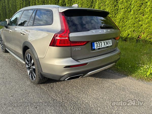 Серый Вольво V60 Cross Country 2021 в Тарту, объемом двигателя 2.00 л и пробегом 159 тыс. км за 30000 €, фото 4 на AUTOMOTO.COM.LV