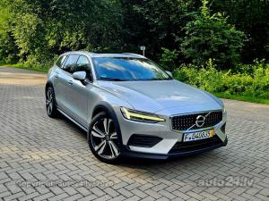 Pelēks Volvo V60 Cross Country 2021 Rīga, ar dzinēja tilpumu 0.00 L un nobraukumu 288 tūkst. km par 14990 €, foto  vietnē AUTOMOTO.COM.LV