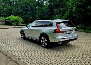 Серый Вольво V60 Cross Country 2021 в Рига, объемом двигателя 0.00 л и пробегом 288 тыс. км за 14990 €, фото 6 на AUTOMOTO.COM.LV