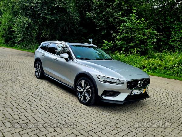 Pelēks Volvo V60 Cross Country 2021 Rīga, ar dzinēja tilpumu 0.00 L un nobraukumu 288 tūkst. km par 14990 €, foto 10 vietnē AUTOMOTO.COM.LV