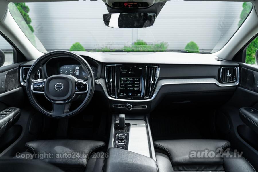 Pelēks Volvo V60 Cross Country 2021 Tallina, ar dzinēja tilpumu 2.00 L un nobraukumu 125 tūkst. km par 29900 €, foto 11 vietnē AUTOMOTO.COM.LV