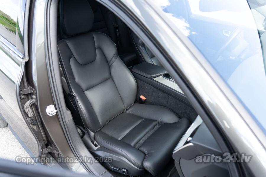 Pelēks Volvo V60 Cross Country 2021 Tallina, ar dzinēja tilpumu 2.00 L un nobraukumu 125 tūkst. km par 29900 €, foto 15 vietnē AUTOMOTO.COM.LV