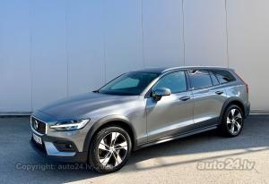 Серый Вольво V60 Cross Country 2021 в Таллин, объемом двигателя 2.00 л и пробегом 149 тыс. км за 23999 €, фото  на AUTOMOTO.COM.LV
