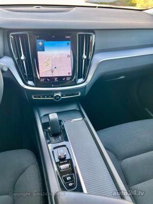 Pelēks Volvo V60 Cross Country 2021 Tallina, ar dzinēja tilpumu 2.00 L un nobraukumu 149 tūkst. km par 23999 €, foto 10 vietnē AUTOMOTO.COM.LV