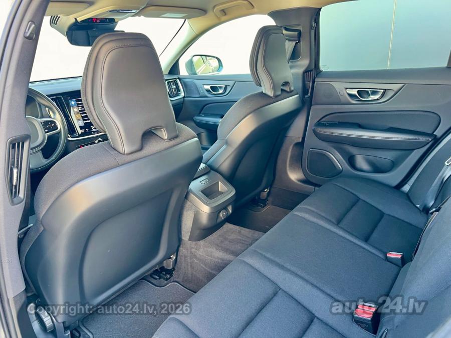 Pelēks Volvo V60 Cross Country 2021 Tallina, ar dzinēja tilpumu 2.00 L un nobraukumu 149 tūkst. km par 23999 €, foto 13 vietnē AUTOMOTO.COM.LV