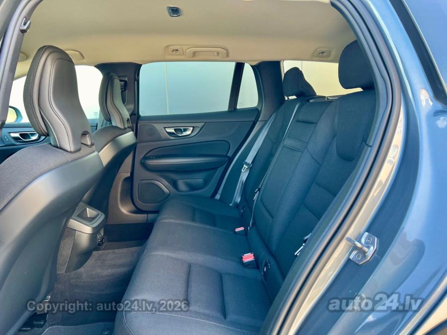 Pelēks Volvo V60 Cross Country 2021 Tallina, ar dzinēja tilpumu 2.00 L un nobraukumu 149 tūkst. km par 23999 €, foto 14 vietnē AUTOMOTO.COM.LV
