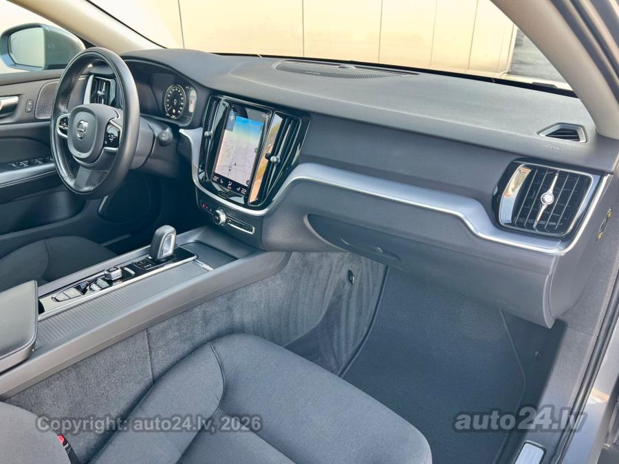 Pelēks Volvo V60 Cross Country 2021 Tallina, ar dzinēja tilpumu 2.00 L un nobraukumu 149 tūkst. km par 23999 €, foto 15 vietnē AUTOMOTO.COM.LV