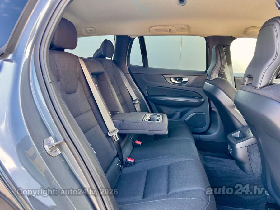 Pelēks Volvo V60 Cross Country 2021 Tallina, ar dzinēja tilpumu 2.00 L un nobraukumu 149 tūkst. km par 23999 €, foto 18 vietnē AUTOMOTO.COM.LV