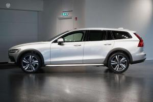 Pelēks Volvo V60 Cross Country 2021 Viļņa, ar dzinēja tilpumu 1.97 L un nobraukumu 175 tūkst. km par 26500 €, foto 3 vietnē AUTOMOTO.COM.LV