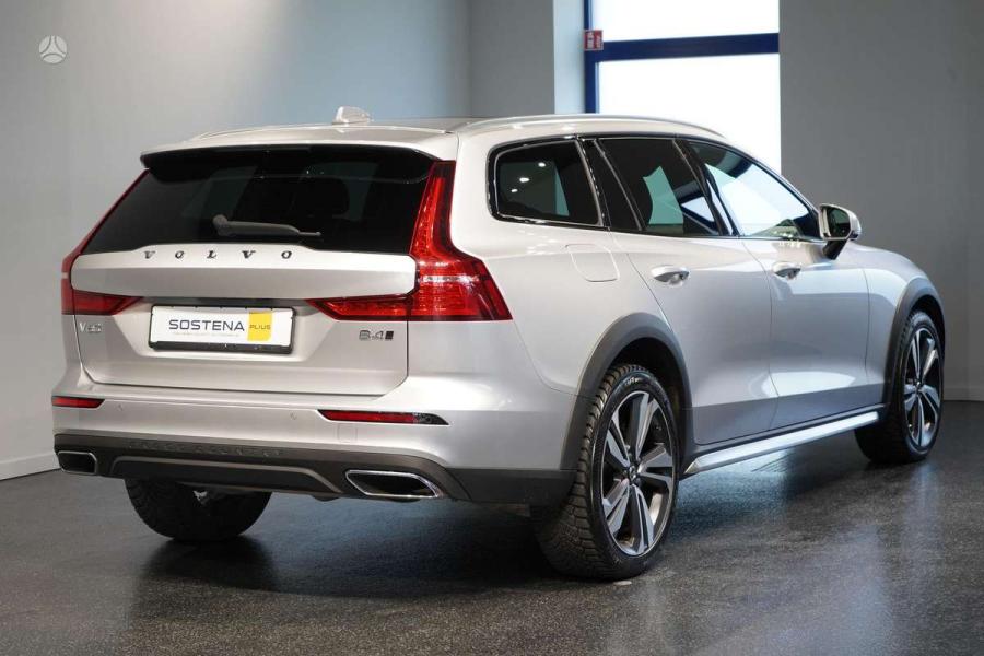 Pelēks Volvo V60 Cross Country 2021 Viļņa, ar dzinēja tilpumu 1.97 L un nobraukumu 175 tūkst. km par 26500 €, foto 4 vietnē AUTOMOTO.COM.LV