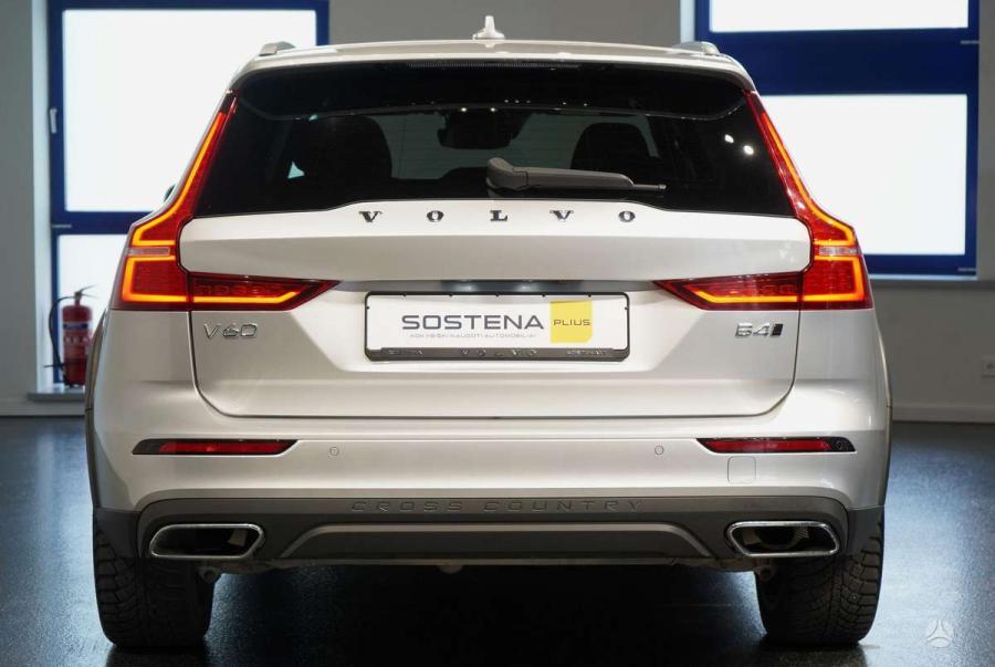 Pelēks Volvo V60 Cross Country 2021 Viļņa, ar dzinēja tilpumu 1.97 L un nobraukumu 175 tūkst. km par 26500 €, foto 7 vietnē AUTOMOTO.COM.LV