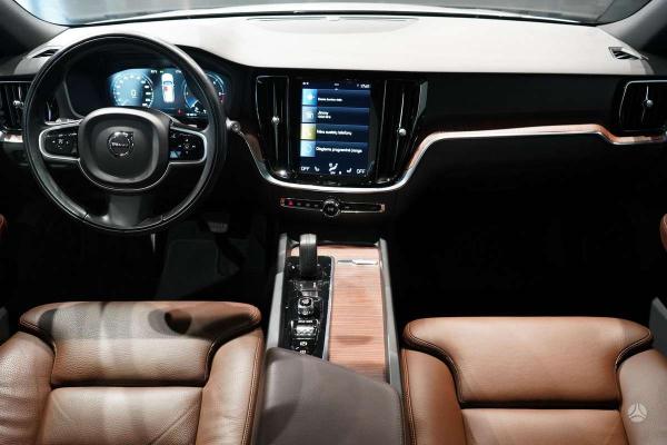 Pelēks Volvo V60 Cross Country 2021 Viļņa, ar dzinēja tilpumu 1.97 L un nobraukumu 175 tūkst. km par 26500 €, foto 9 vietnē AUTOMOTO.COM.LV