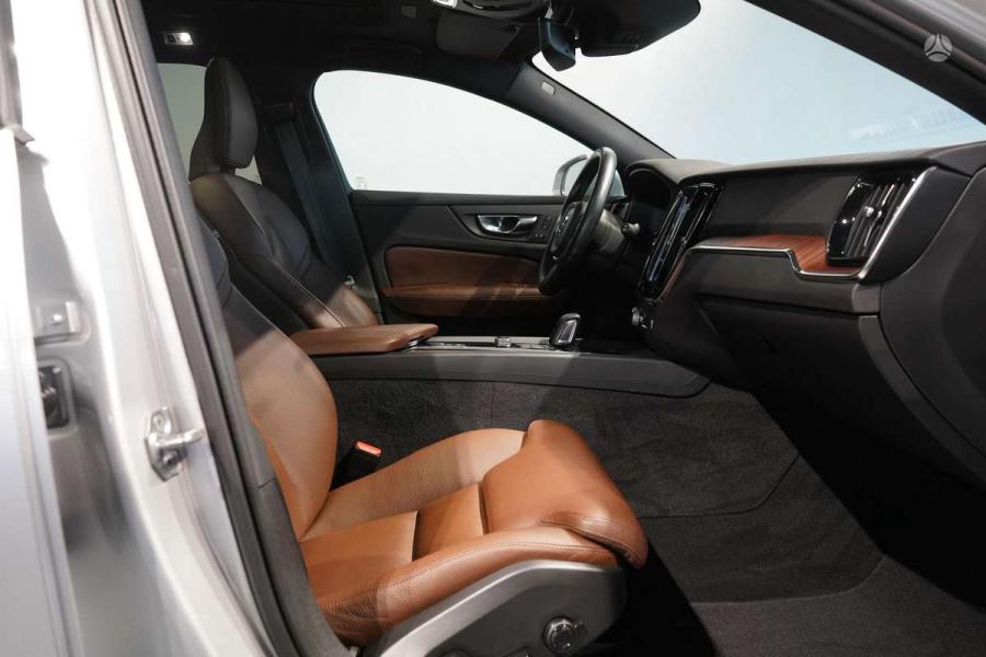 Pelēks Volvo V60 Cross Country 2021 Viļņa, ar dzinēja tilpumu 1.97 L un nobraukumu 175 tūkst. km par 26500 €, foto 11 vietnē AUTOMOTO.COM.LV