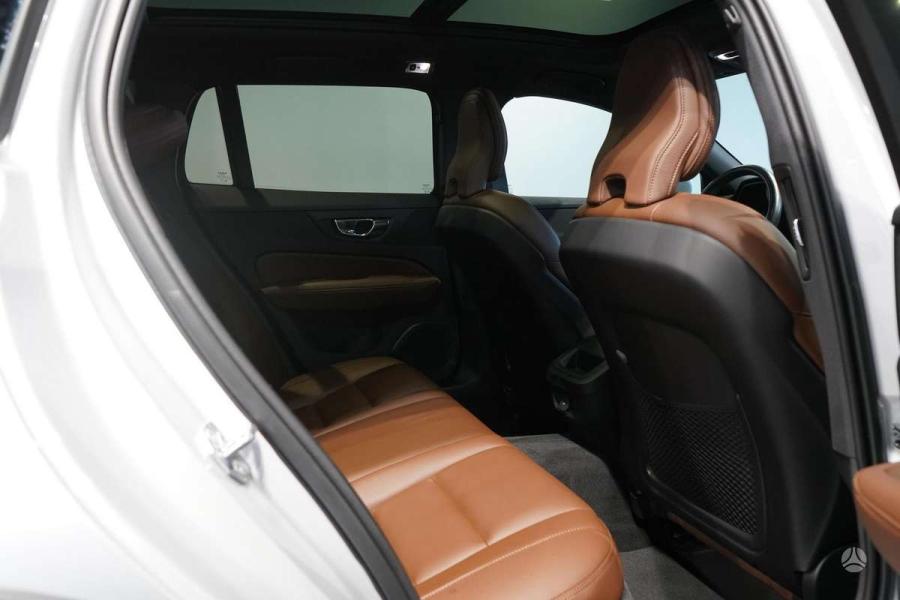 Pelēks Volvo V60 Cross Country 2021 Viļņa, ar dzinēja tilpumu 1.97 L un nobraukumu 175 tūkst. km par 26500 €, foto 14 vietnē AUTOMOTO.COM.LV