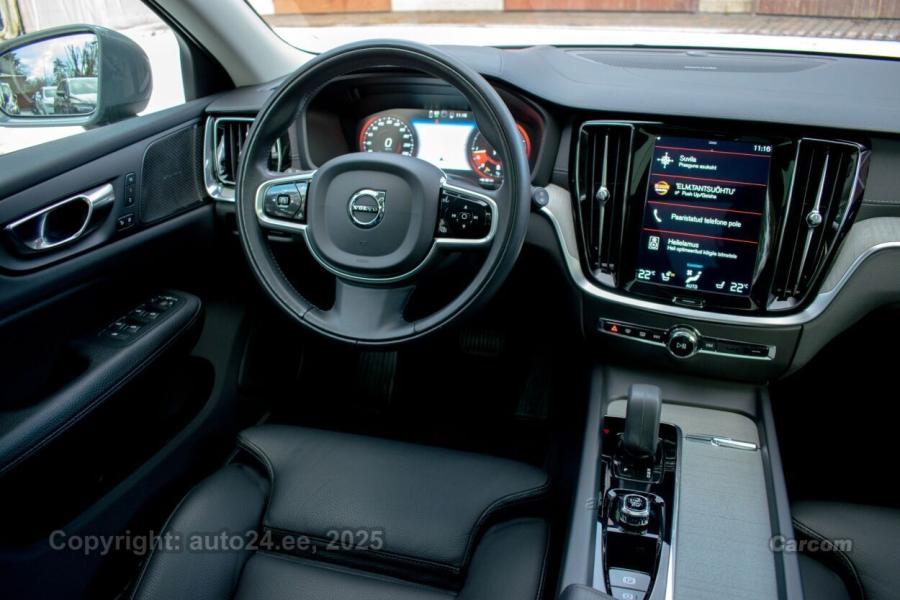 Pelēks Volvo V60 Cross Country 2022 Tallina, ar dzinēja tilpumu 2.00 L un nobraukumu 127 tūkst. km par 33990 €, foto 3 vietnē AUTOMOTO.COM.LV