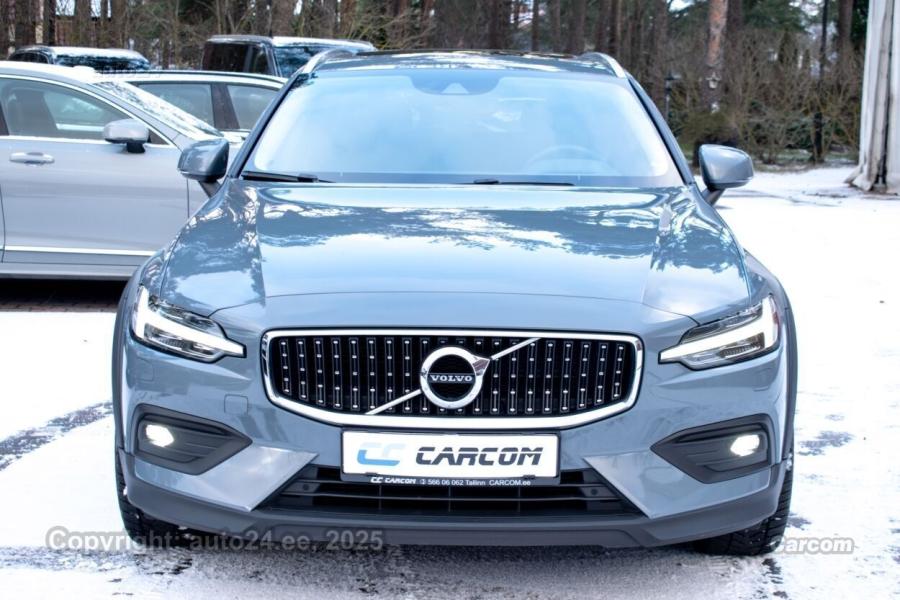 Pelēks Volvo V60 Cross Country 2022 Tallina, ar dzinēja tilpumu 2.00 L un nobraukumu 127 tūkst. km par 33990 €, foto 5 vietnē AUTOMOTO.COM.LV