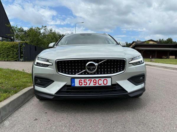 Pelēks Volvo V60 Cross Country 2022 Druskininkai, ar dzinēja tilpumu 2.00 L un nobraukumu 109 tūkst. km par 27600 €, foto 2 vietnē AUTOMOTO.COM.LV