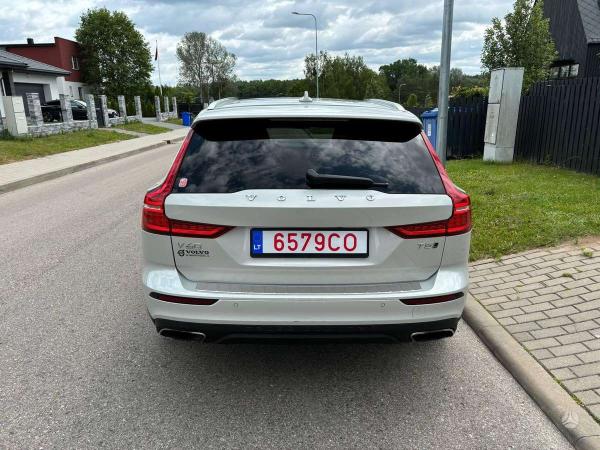 Pelēks Volvo V60 Cross Country 2022 Druskininkai, ar dzinēja tilpumu 2.00 L un nobraukumu 109 tūkst. km par 27600 €, foto 7 vietnē AUTOMOTO.COM.LV