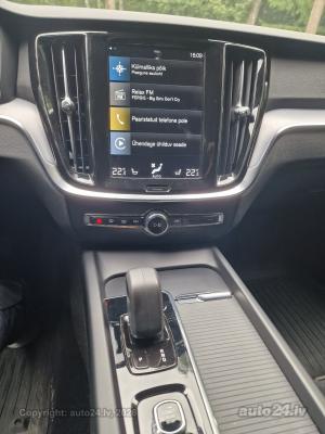 Pelēks Volvo V60 Cross Country 2022 Tallina, ar dzinēja tilpumu 2.00 L un nobraukumu 64 tūkst. km par 32900 €, foto 6 vietnē AUTOMOTO.COM.LV