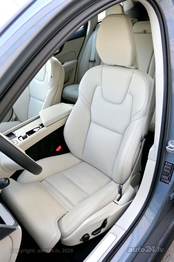 Pelēks Volvo V60 Cross Country 2023 Tallina, ar dzinēja tilpumu 2.00 L un nobraukumu 62 tūkst. km par 36990 €, foto 9 vietnē AUTOMOTO.COM.LV