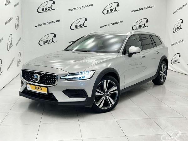 Серый Вольво V60 Cross Country 2023 в Вильнюс, объемом двигателя 1.97 л и пробегом 173 тыс. км за 24900 €, фото 1 на AUTOMOTO.COM.LV