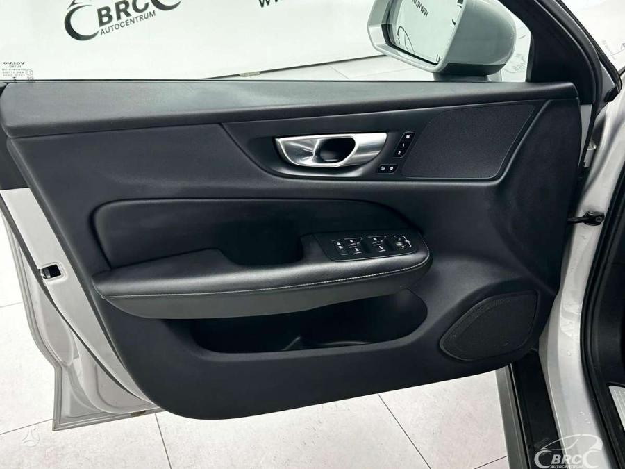 Pelēks Volvo V60 Cross Country 2023 Viļņa, ar dzinēja tilpumu 1.97 L un nobraukumu 173 tūkst. km par 23900 €, foto 12 vietnē AUTOMOTO.COM.LV