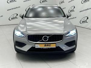Pelēks Volvo V60 Cross Country 2023 Viļņa, ar dzinēja tilpumu 1.97 L un nobraukumu 173 tūkst. km par 23900 €, foto 25 vietnē AUTOMOTO.COM.LV