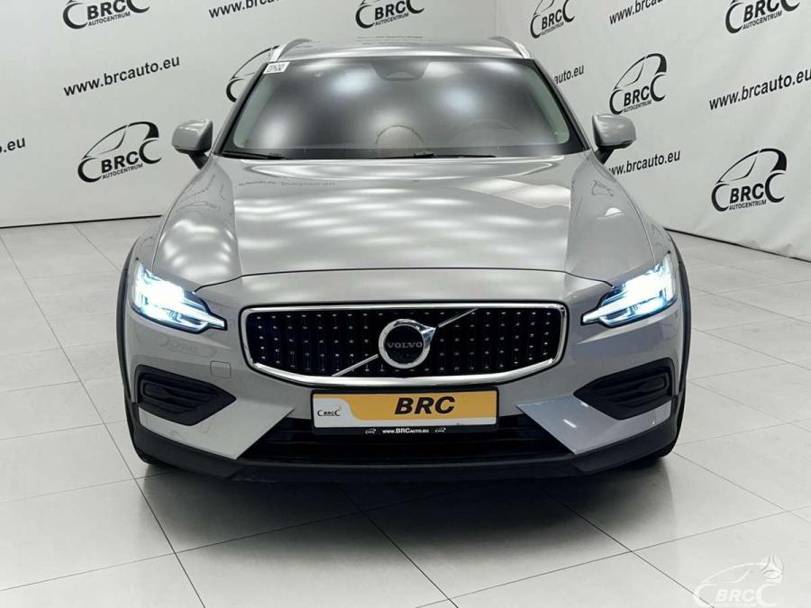 Pelēks Volvo V60 Cross Country 2023 Viļņa, ar dzinēja tilpumu 1.97 L un nobraukumu 173 tūkst. km par 23900 €, foto 25 vietnē AUTOMOTO.COM.LV