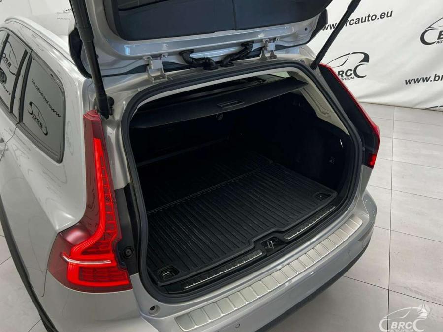 Pelēks Volvo V60 Cross Country 2023 Viļņa, ar dzinēja tilpumu 1.97 L un nobraukumu 173 tūkst. km par 23900 €, foto 27 vietnē AUTOMOTO.COM.LV