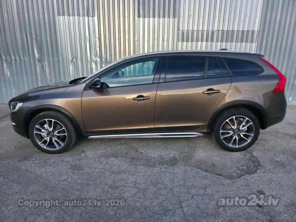 Volvo V60 Cross Country 2016 Tallina, ar dzinēja tilpumu 2.00 L un nobraukumu 194 tūkst. km par 9990 €, foto 6 vietnē AUTOMOTO.COM.LV