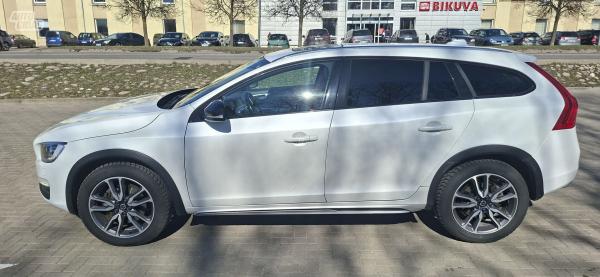 Volvo V60 Cross Country 2018 Anykščiai, ar dzinēja tilpumu 2.00 L un nobraukumu 163 tūkst. km par 12350 €, foto 4 vietnē AUTOMOTO.COM.LV